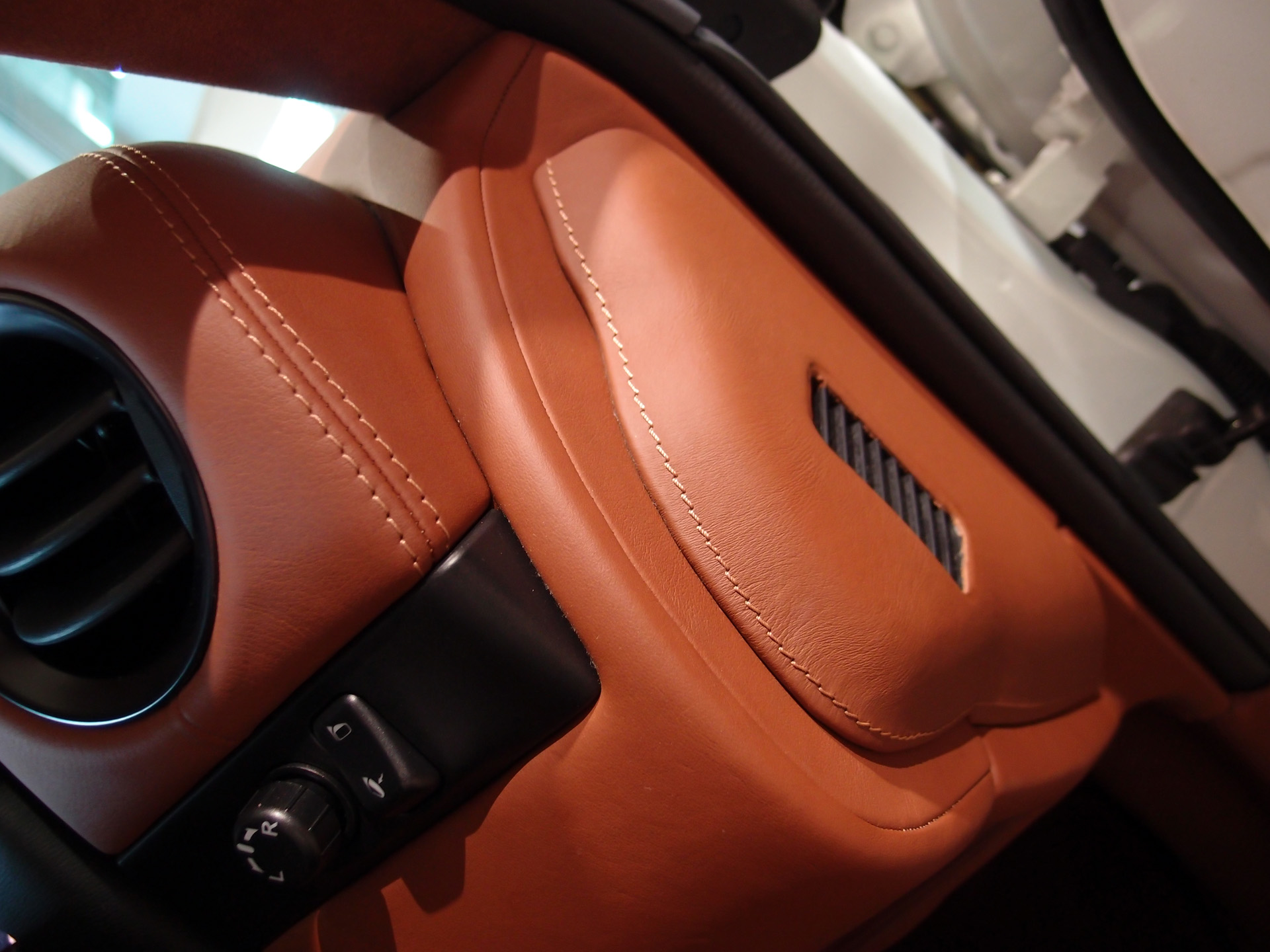 [ Nissan GT-R Egoist ][ Seton Leather ]